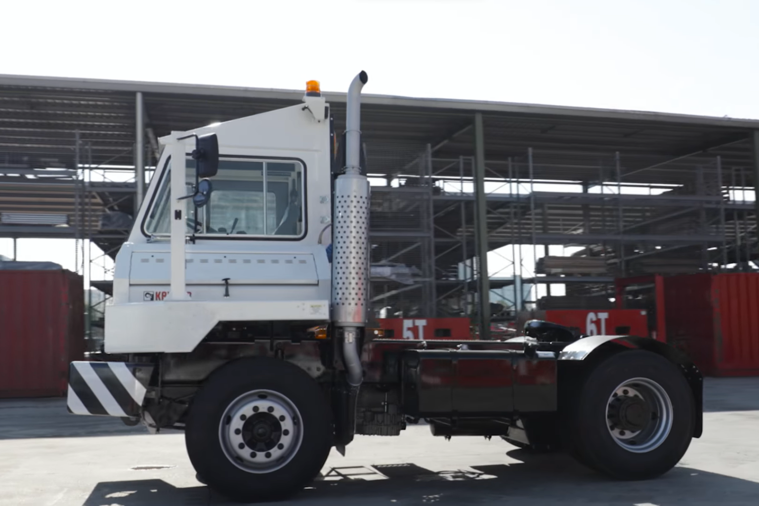 Essential Terminal Tractor, Shunt Truck and Yard Truck - Mach 1 Group